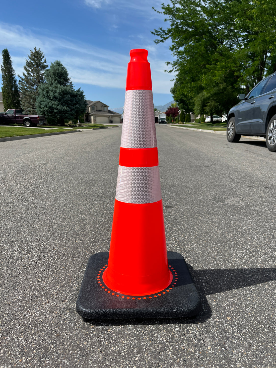 28" Slim Line Traffic Cone with 6" & 4" Reflective Collars – JB Tow